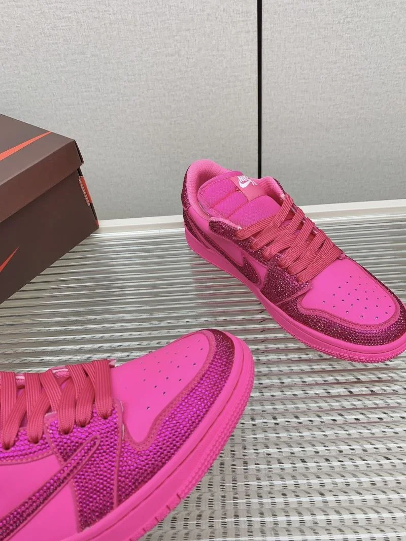 Exact replica Nike Air Jordan Shoes