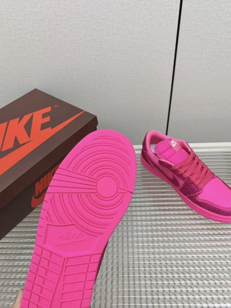 Exact replica Nike Air Jordan Shoes
