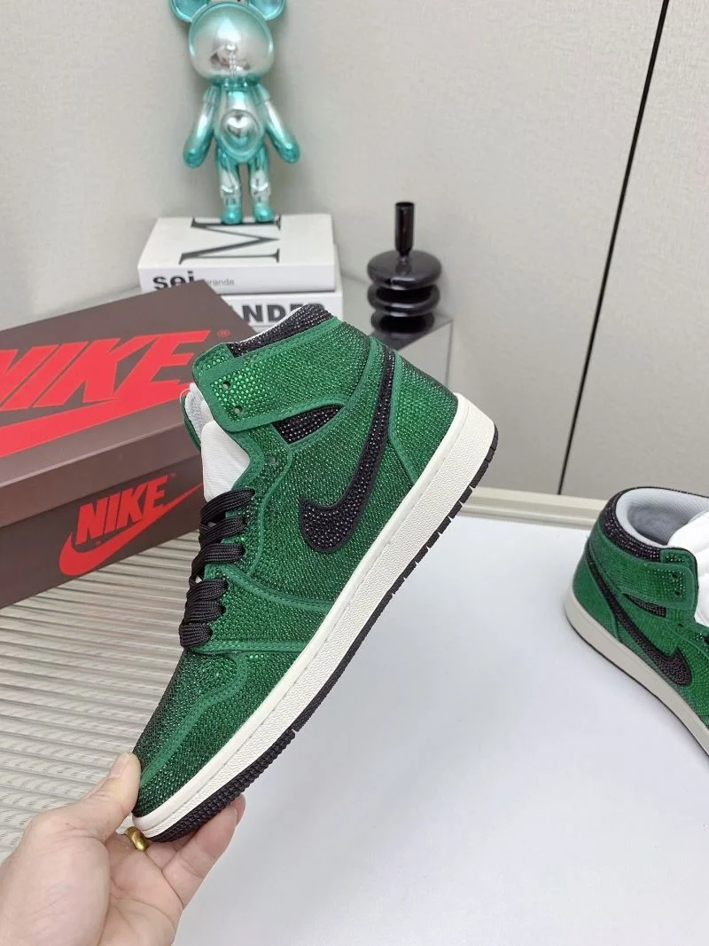 Exact replica Nike Air Jordan Shoes
