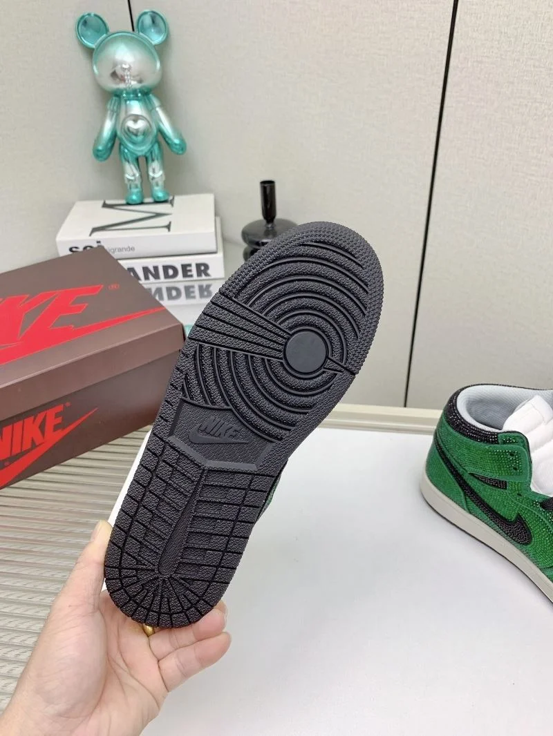 Exact replica Nike Air Jordan Shoes