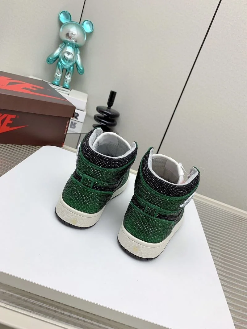Exact replica Nike Air Jordan Shoes