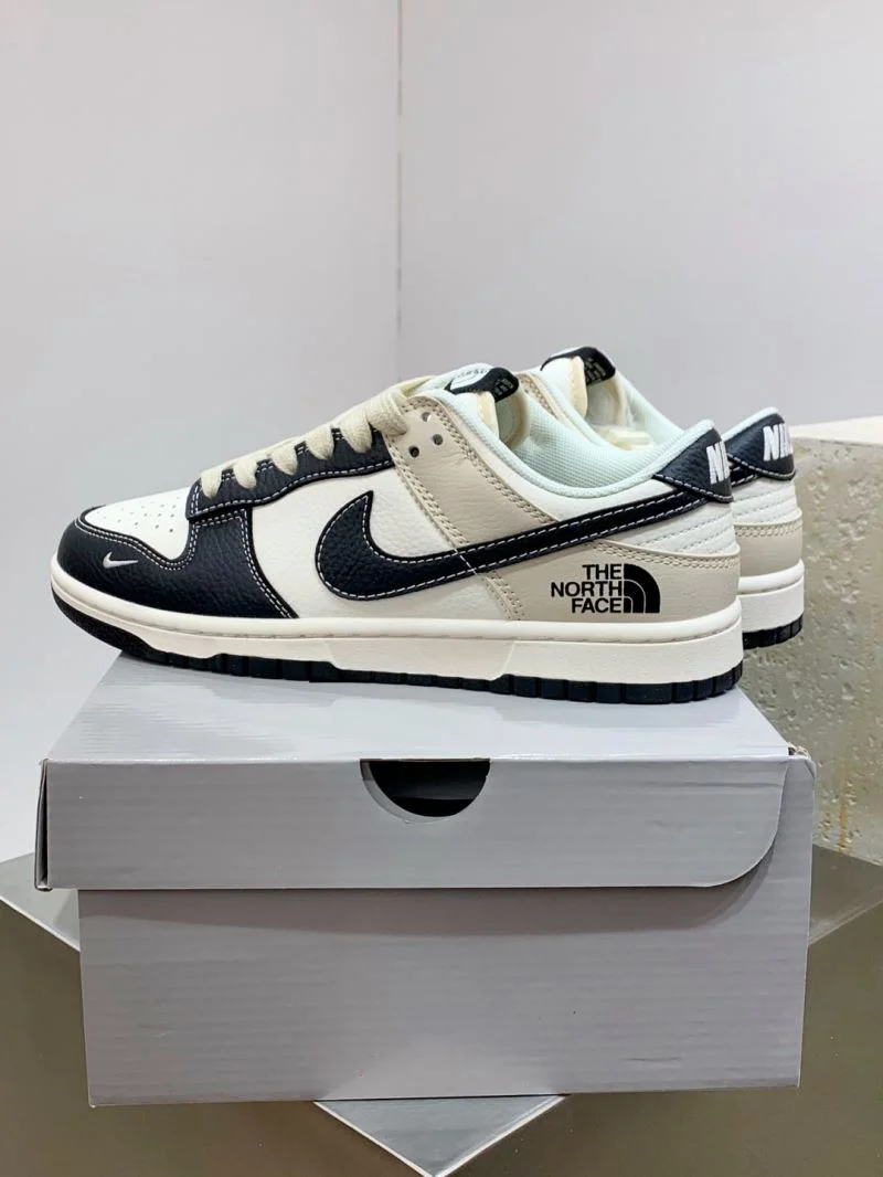 Inexpensive Nike Dunk Shoes