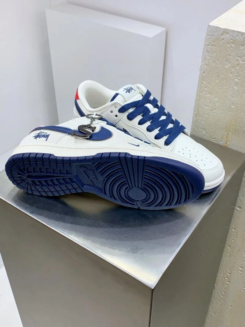 Perfect replica Nike Dunk Shoes