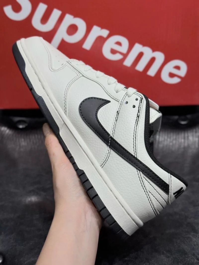 Indistinguishable Nike Dunk Shoes