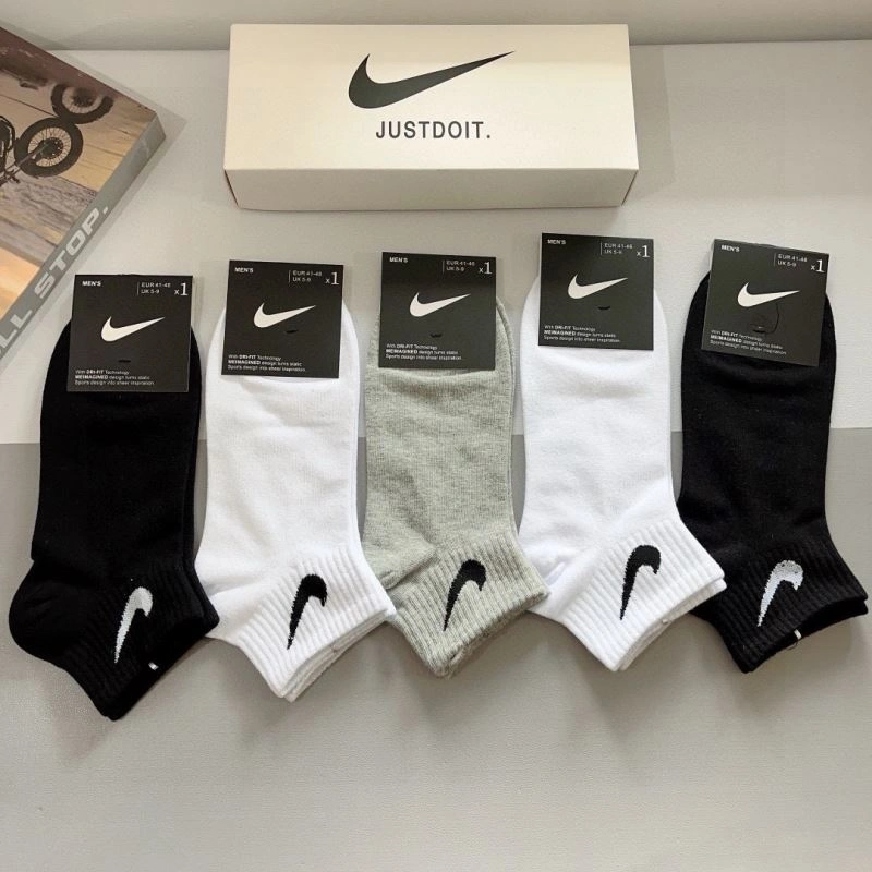 Exact replica Nike Socks