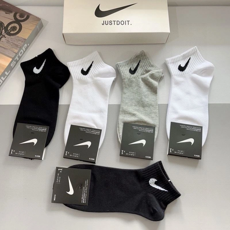 Exact replica Nike Socks