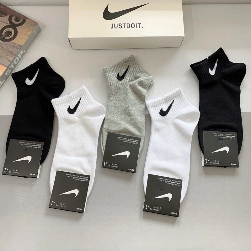 Exact replica Nike Socks