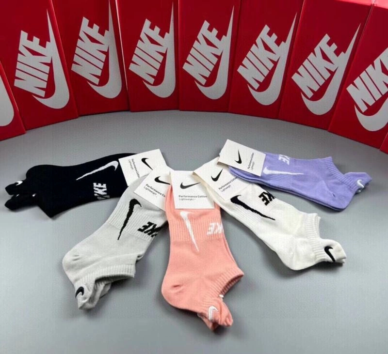 Discounted Nike Socks