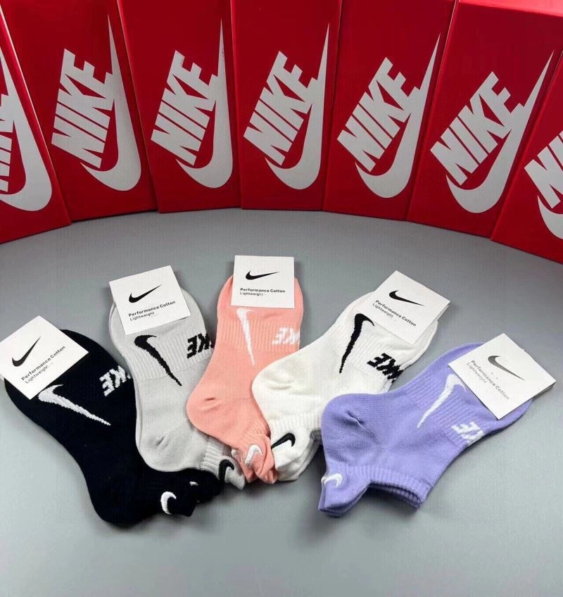 Discounted Nike Socks