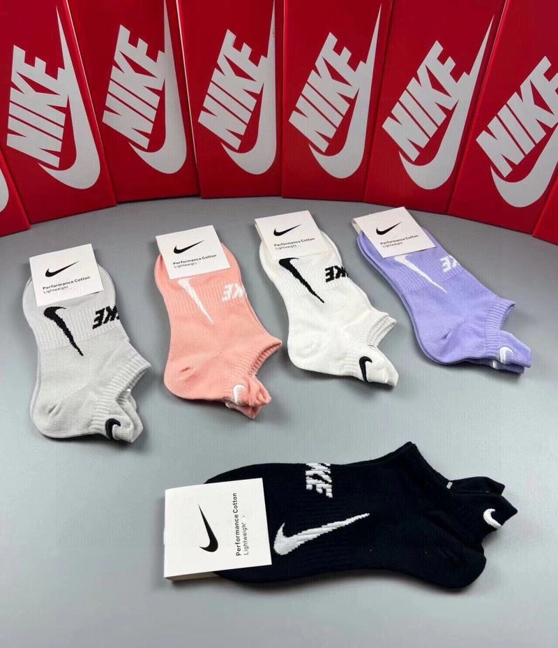 Discounted Nike Socks