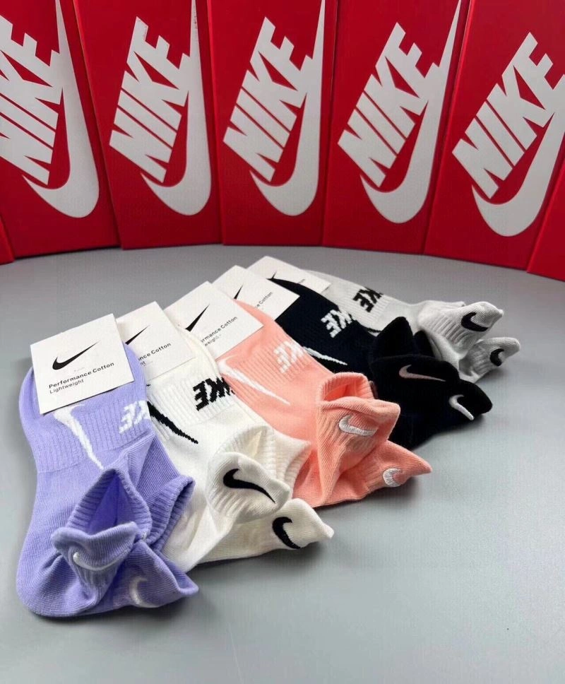 Discounted Nike Socks