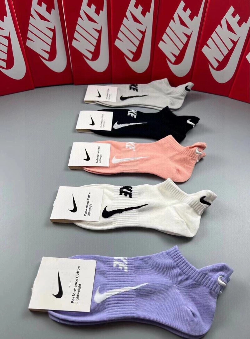 Discounted Nike Socks