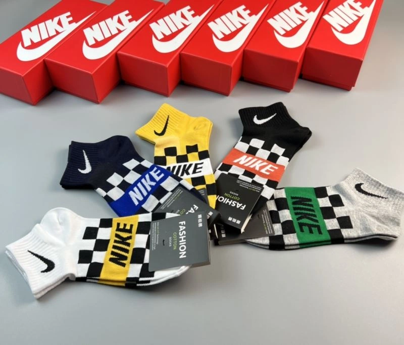 Low-cost Nike Socks