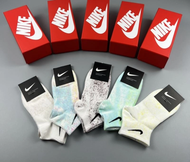 Low-cost Nike Socks