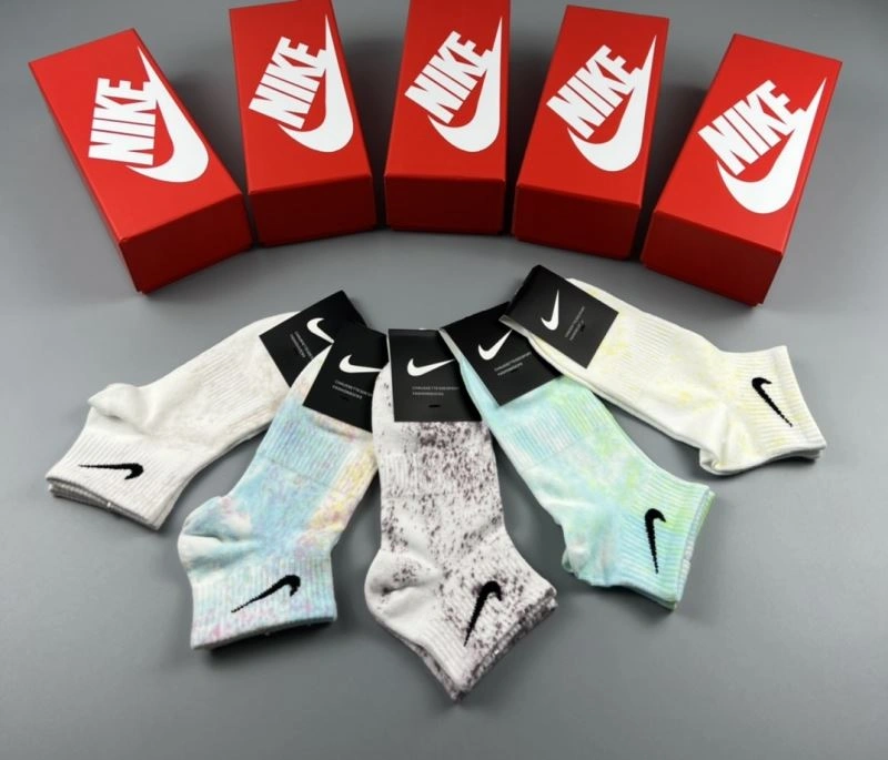 Low-cost Nike Socks