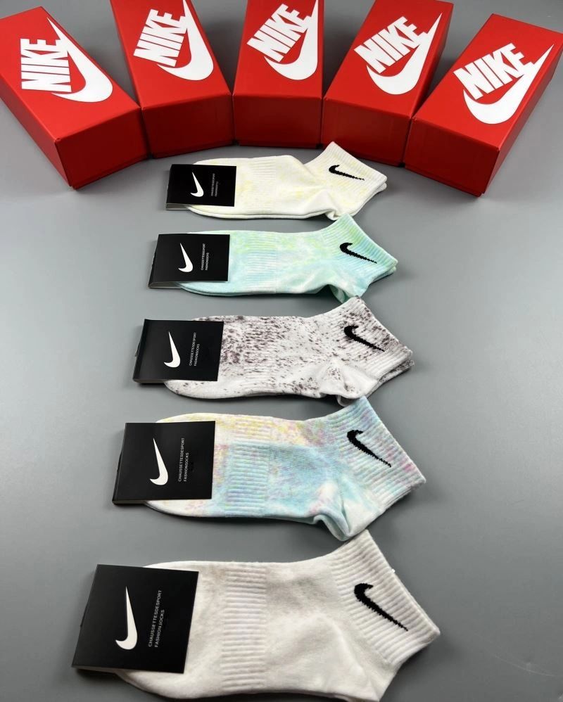 Low-cost Nike Socks