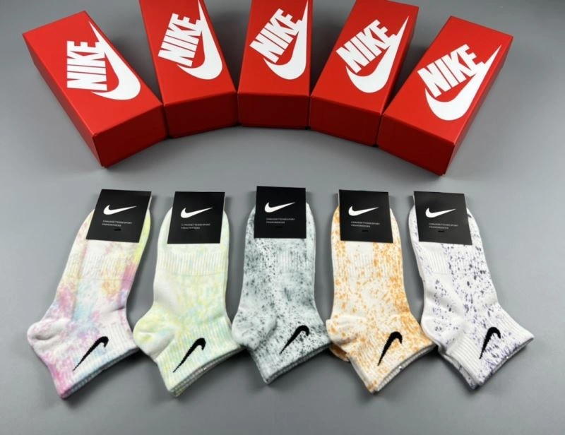 Low-cost Nike Socks