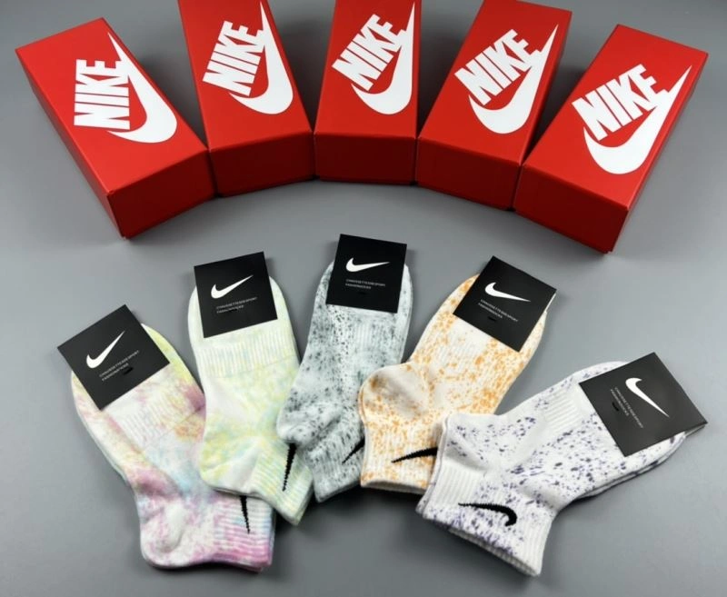 Low-cost Nike Socks