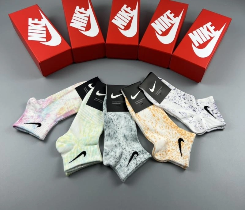 Low-cost Nike Socks