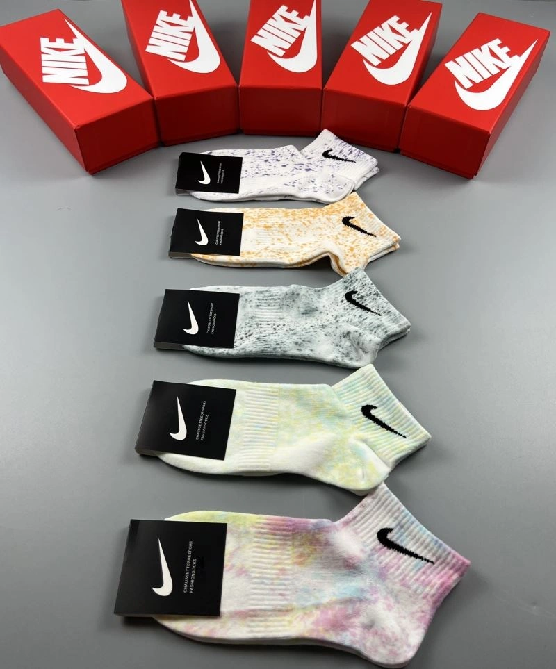Low-cost Nike Socks