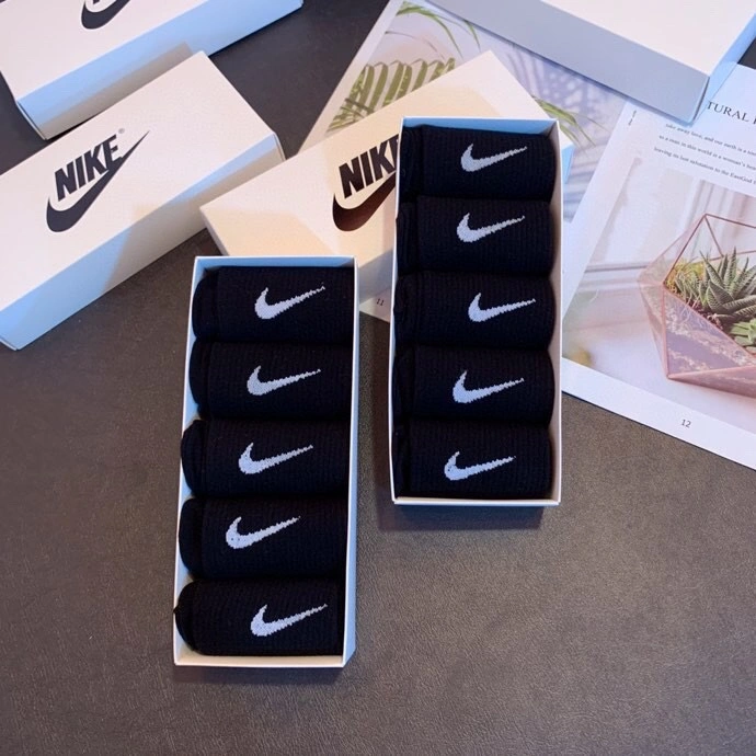 Accurate model Nike Socks
