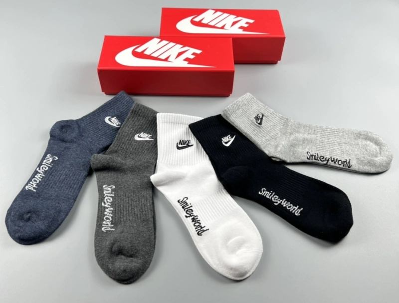 Accurate model Nike Socks
