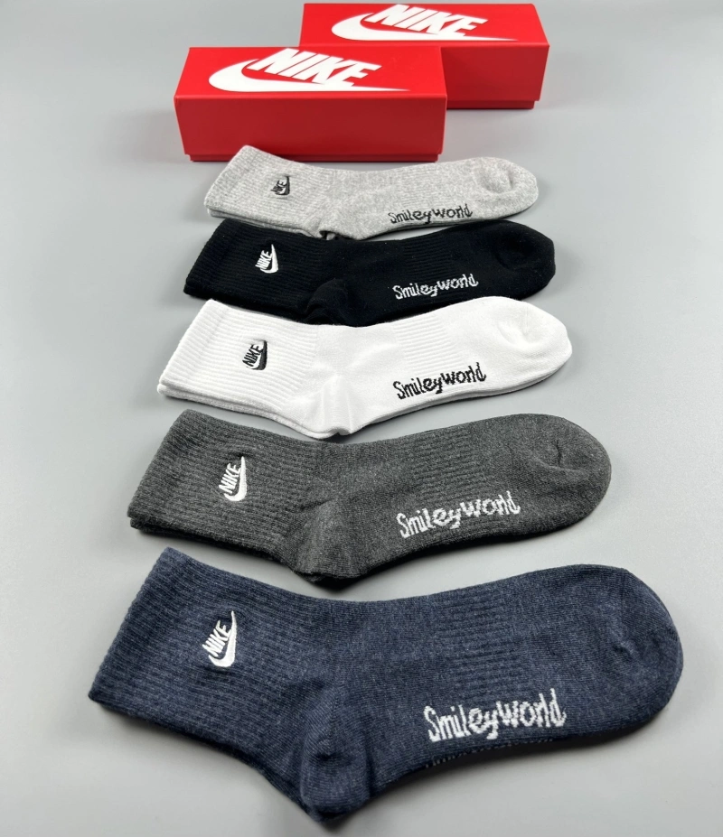 Accurate model Nike Socks