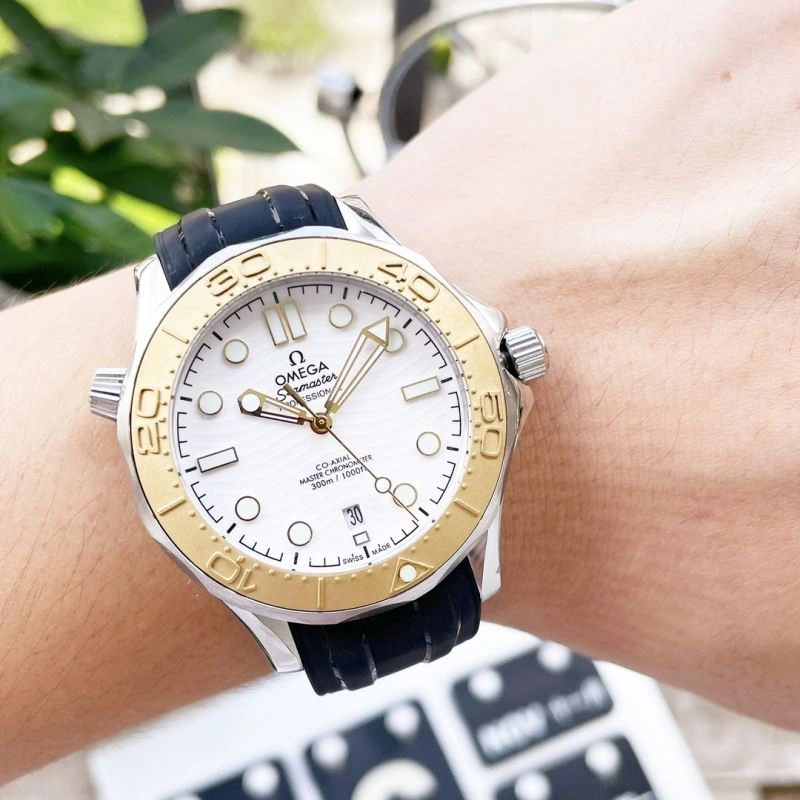 1:1 copy OMEGA Watches