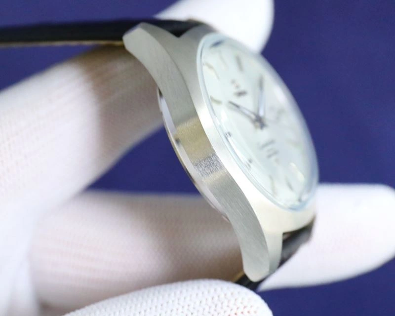 Brand-authenticated OMEGA Watches