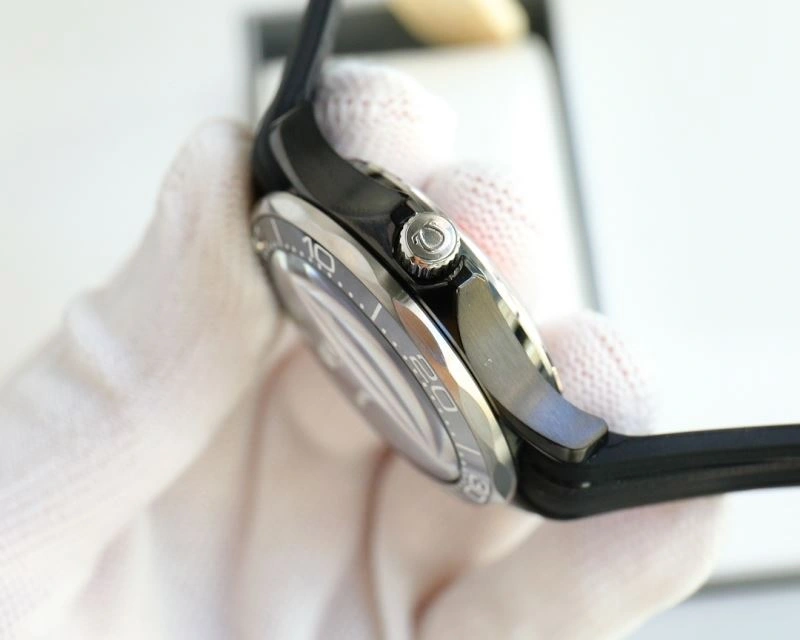 Top mirror OMEGA Watches