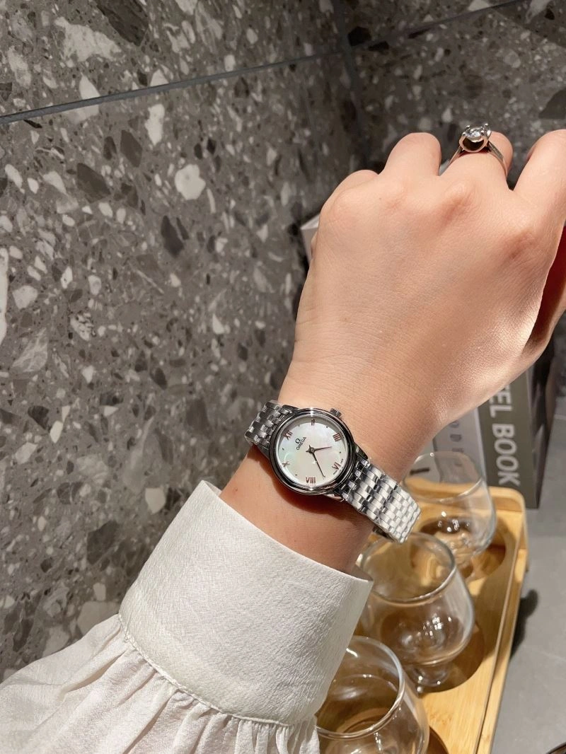 Top mirror OMEGA Watches