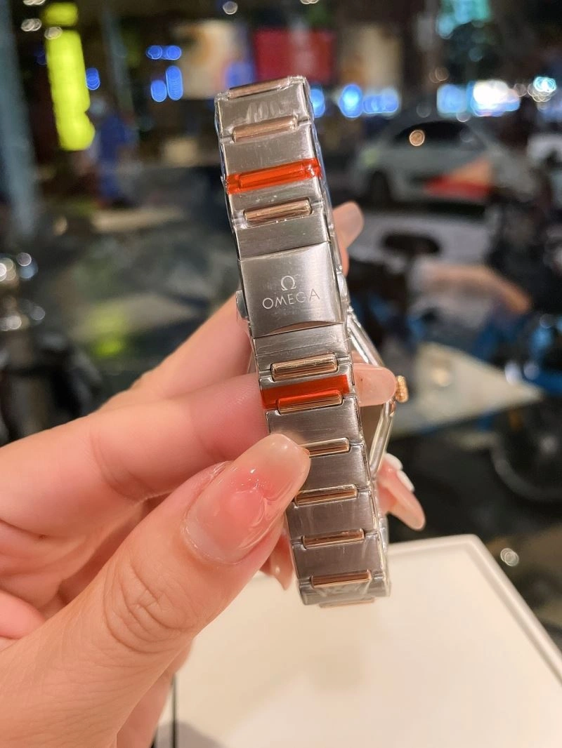 Top mirror OMEGA Watches