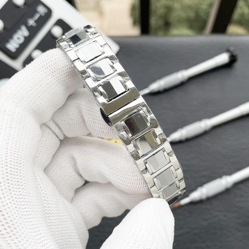 Brand-authenticated OMEGA Watches