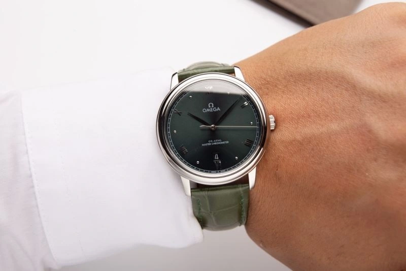 Exact replica OMEGA Watches