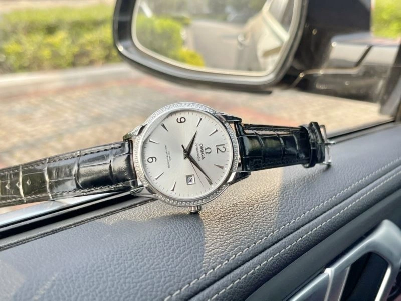 Top mirror OMEGA Watches