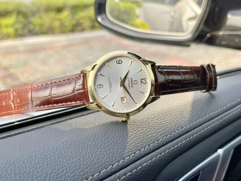 Top mirror OMEGA Watches
