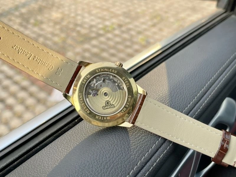 Top mirror OMEGA Watches