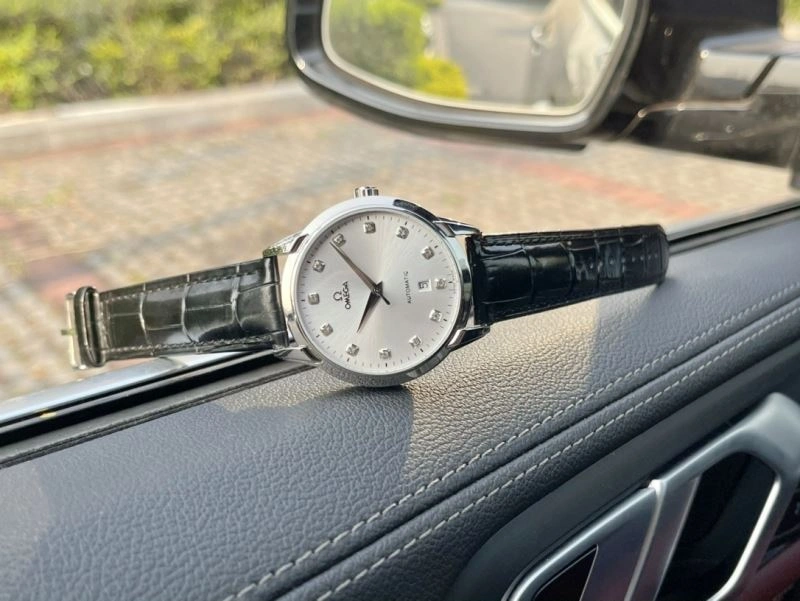 Top mirror OMEGA Watches