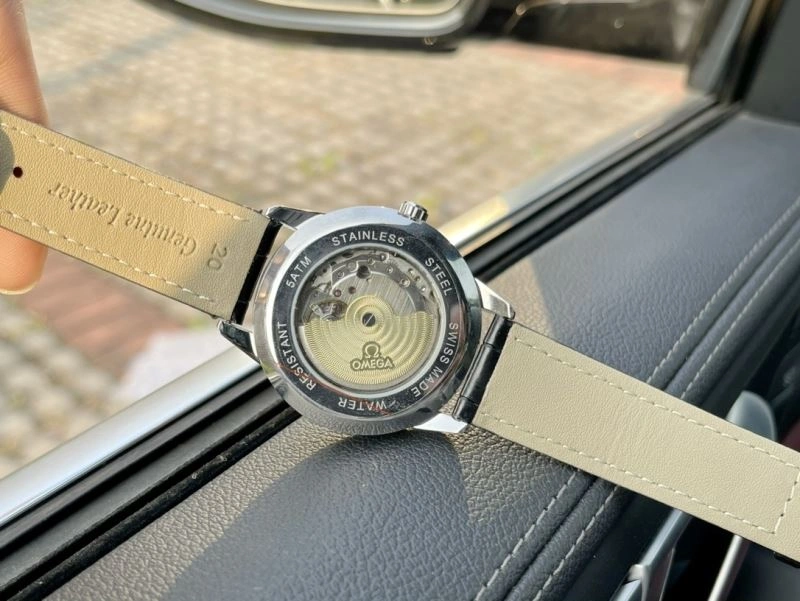 Top mirror OMEGA Watches