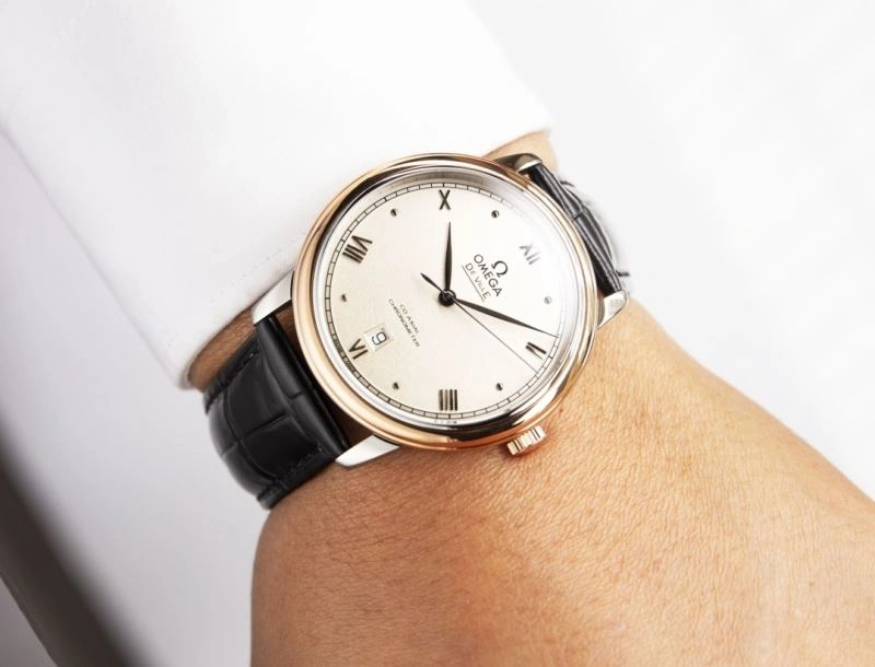 Top mirror OMEGA Watches