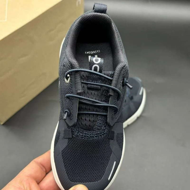 Low-cost ON SHOES