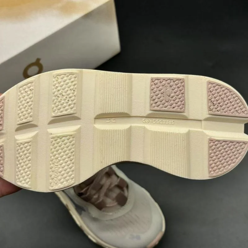 Mirror quality ON SHOES