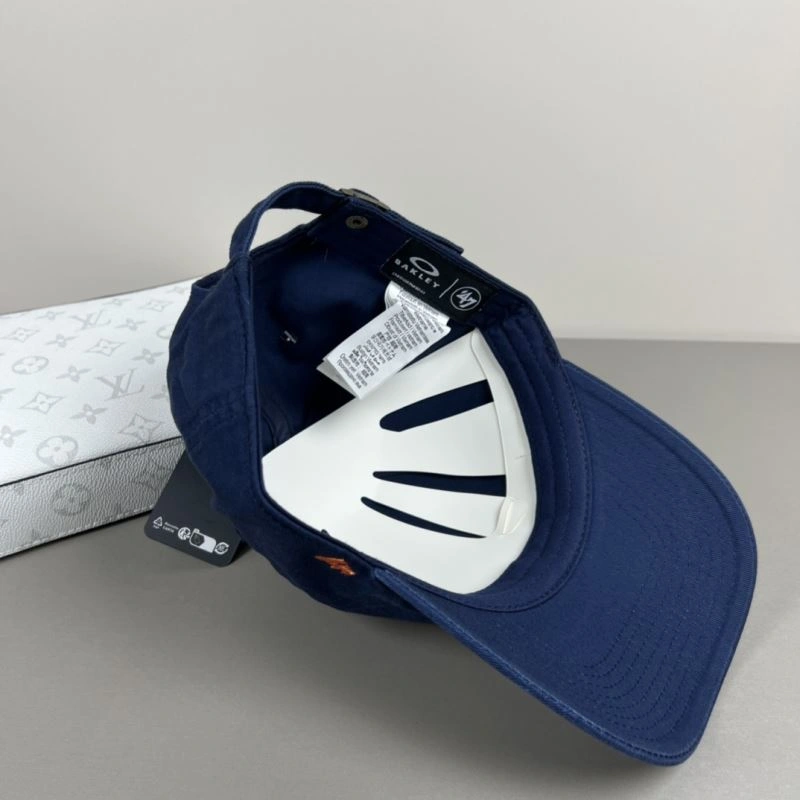 Discounted Oakley Caps