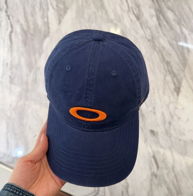 Oakley Caps