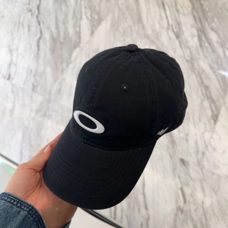 Economical Oakley Caps