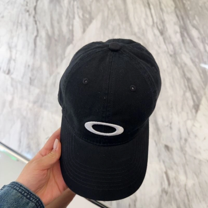 Economical Oakley Caps