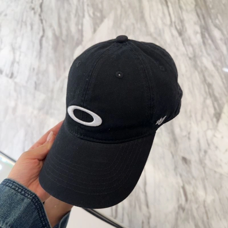 Economical Oakley Caps