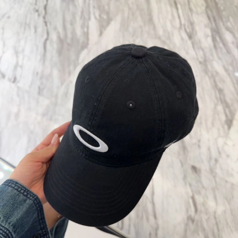Economical Oakley Caps