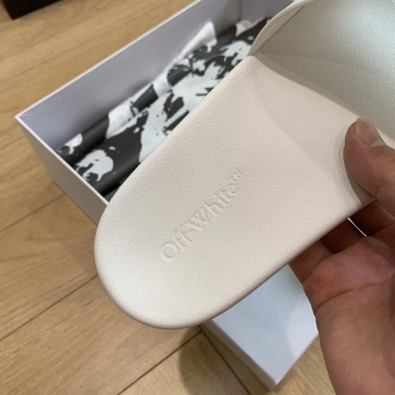 Cut-rate Off White Sandals