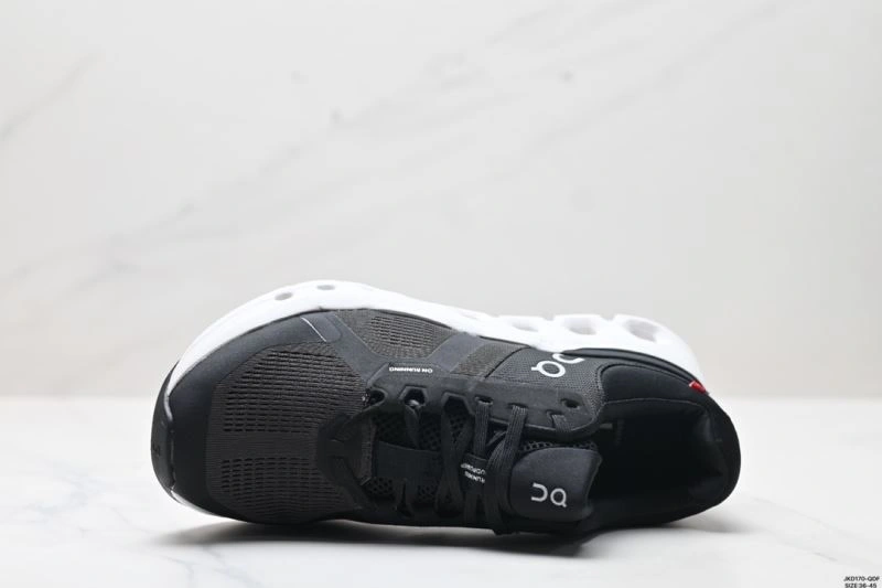 High fidelity On Running Shoes